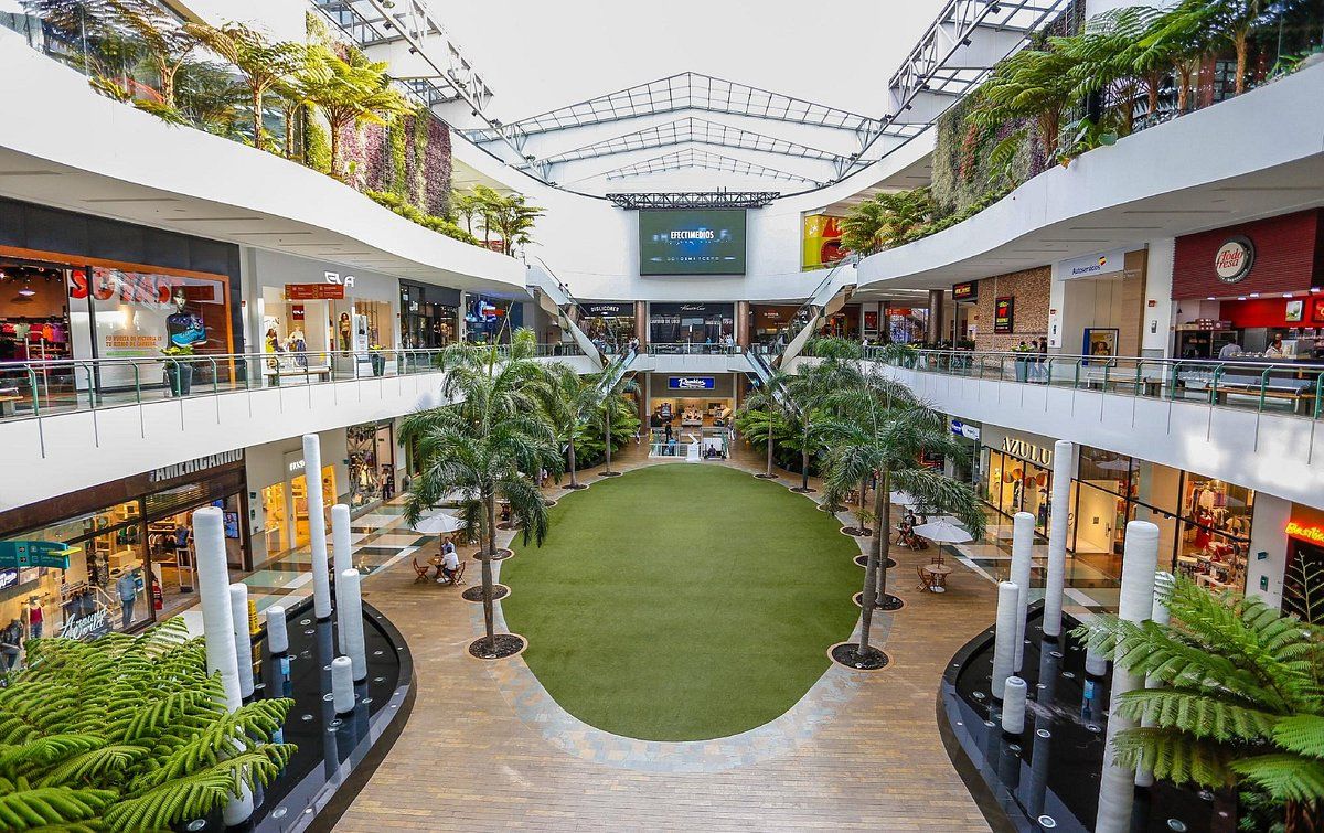 Centro Comercial El Tesoro